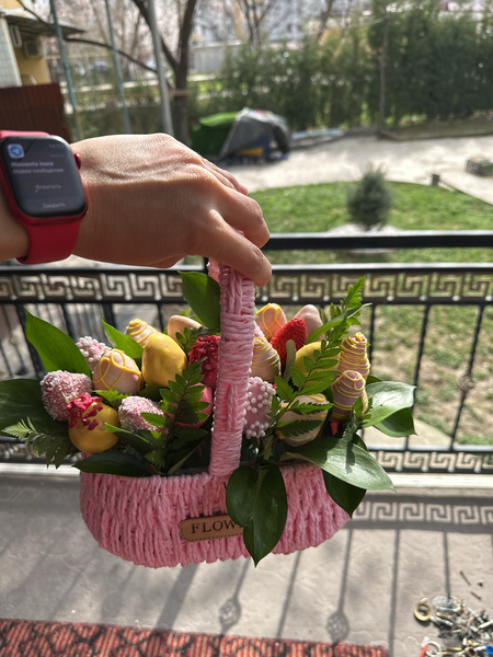 Клубника в шоколаде 8 март