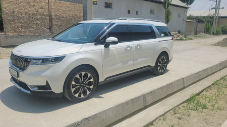 Kia Karnival holati zor