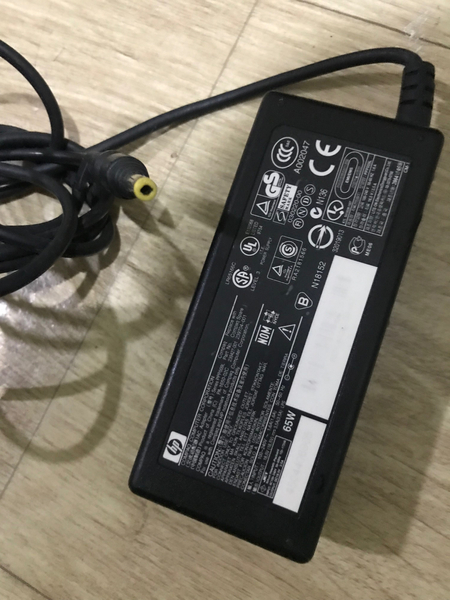 Зарядное устройство HP, оригинал ,для ноутбука