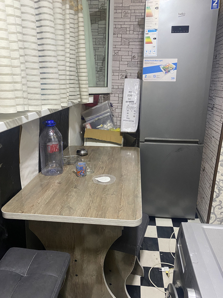 Uy sotila barcha jihozlari bilan yangı mebel tehnika yangi remınt