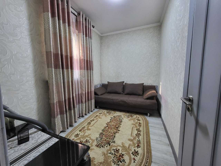 Продается квартира: 1-комнатная 1/5  переделана в 2 в Буз-2   (J3753)