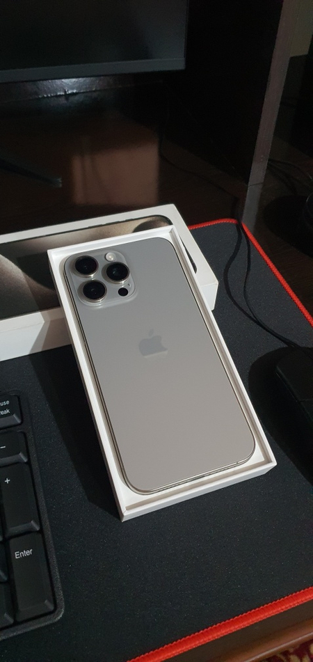 Iphon 15 pro max / ideal sastayana