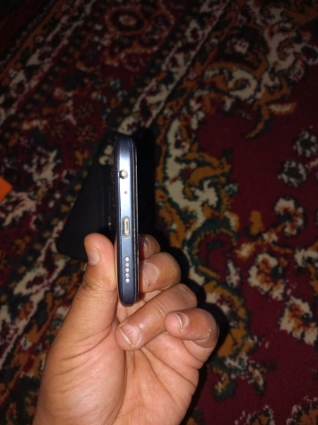 Tecno spark c8 64