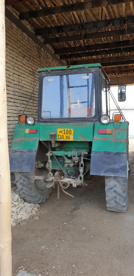 Traktor. TTZ 80.