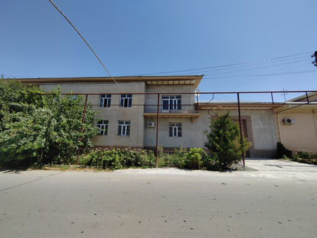 Uy sotiladi Samarkand shaxar dustlik maxalla 2 itaj