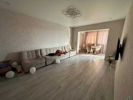(К125718) Продается 5-ти комнатная квартира в Мирабадском районе.