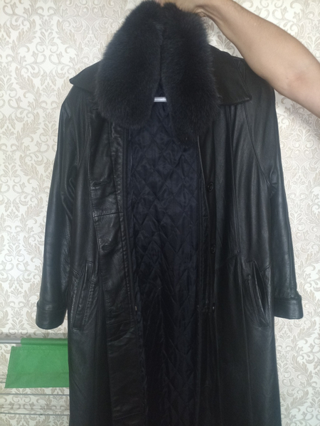 Кожанный плащ продаётся