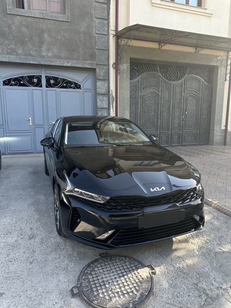 Kia k5 2024 qora