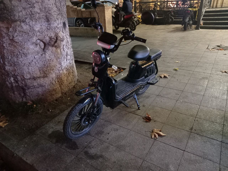 Sirojni elektiron skuter sotiladi