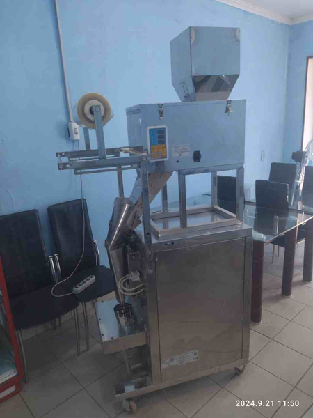 Qadoqlaydigan aparat sotiladi
