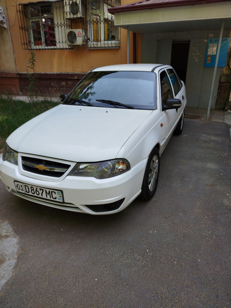 Nexia 2 2010 sotiladi