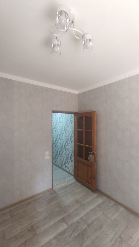 Срочно! 1 этаж. 1 ком. 21500$ Евроремонт.