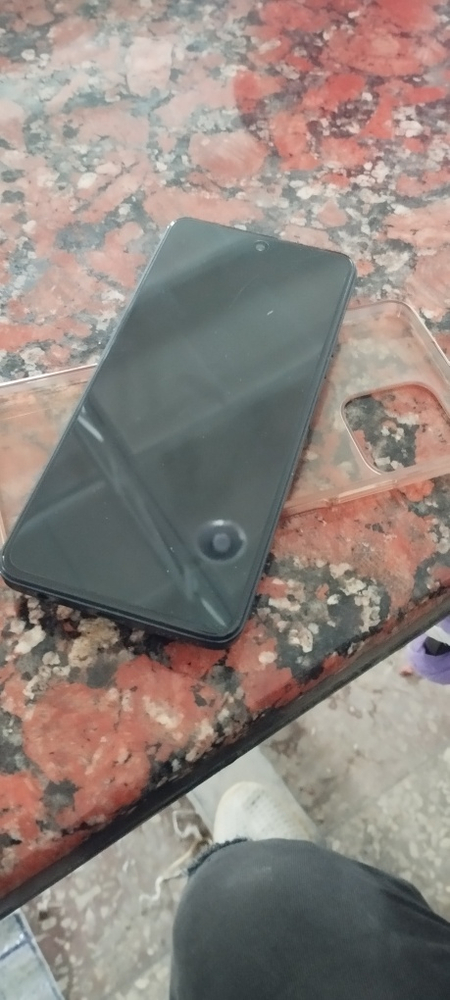 Tecno camon 128/6 1 yil garatniyasi bor