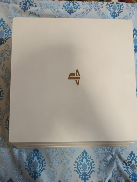 Playstation 4 pro 1tb