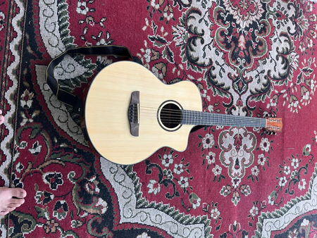 Gitara akustika 6 ta simli