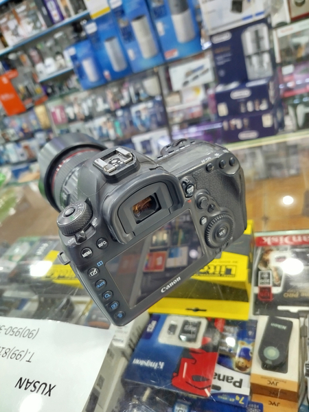 Продаётся canon 5D mark IV кит