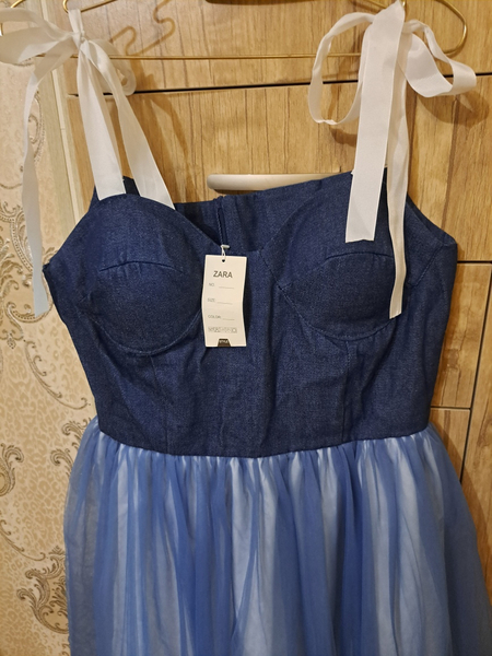 Красивое нарядное платье ZARA