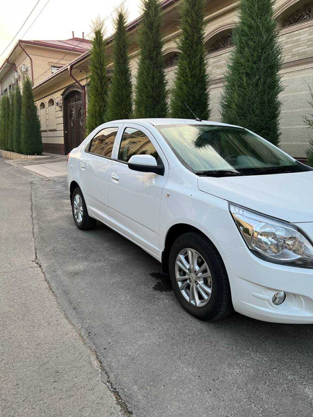 Cobalt 2023 yil, oq rang, 4900 km yurgan