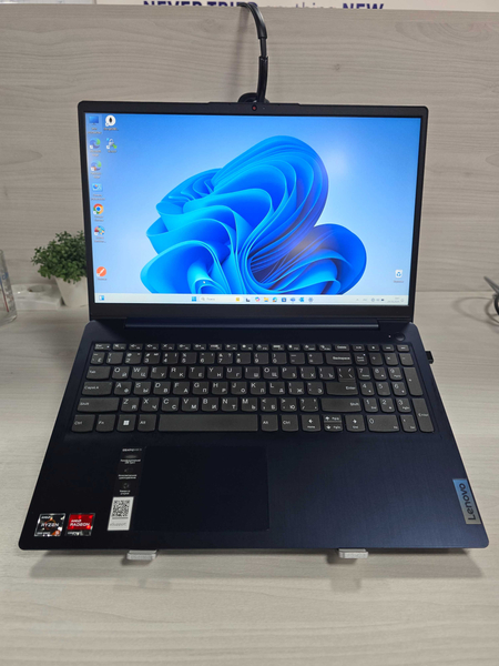 Lenovo Ideapad 3 15.7\\nRyzen™ 5-5625U 12GB DDR4