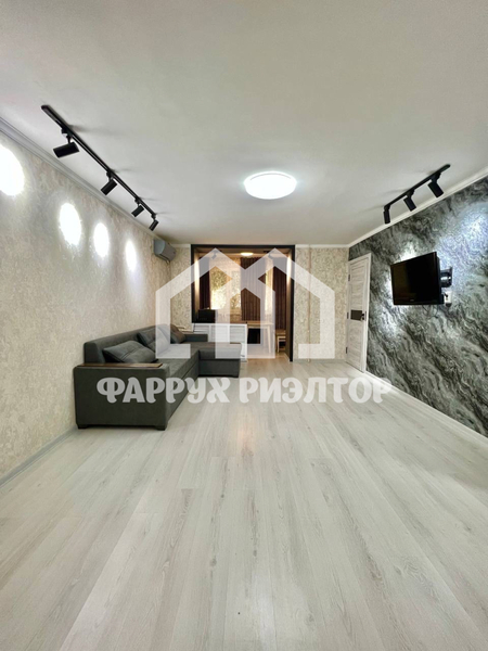 2в3/2/4 Буюк Ипак Йули, Буз Базар