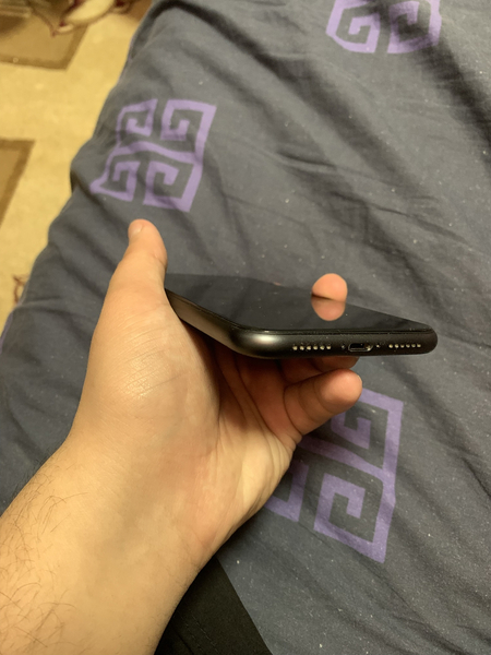 iPhone 11  64 GB