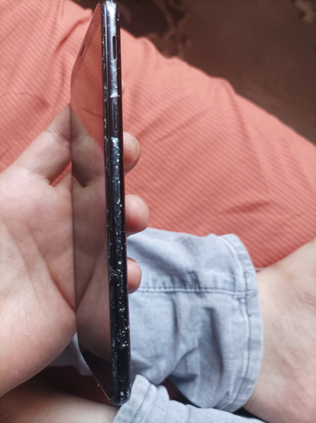 Samsung a 6 xolati ortacha aybi yoq