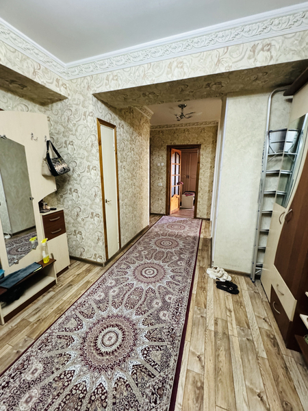 Продам 5 комнатную квартиру французская планировка