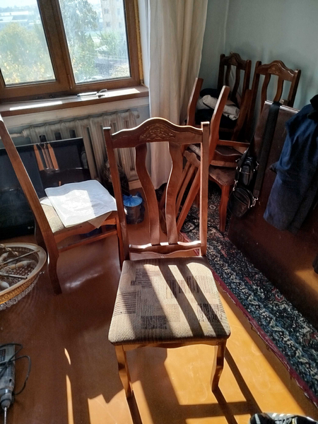 Stol stul 8tali sotiladi