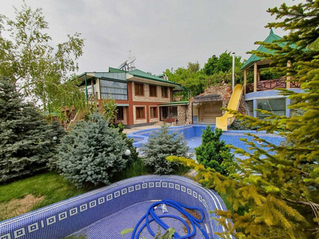 Продаю шикарную эксклюзивную дачу
Октош
15+20 соток
10 комнат
1.200 м2