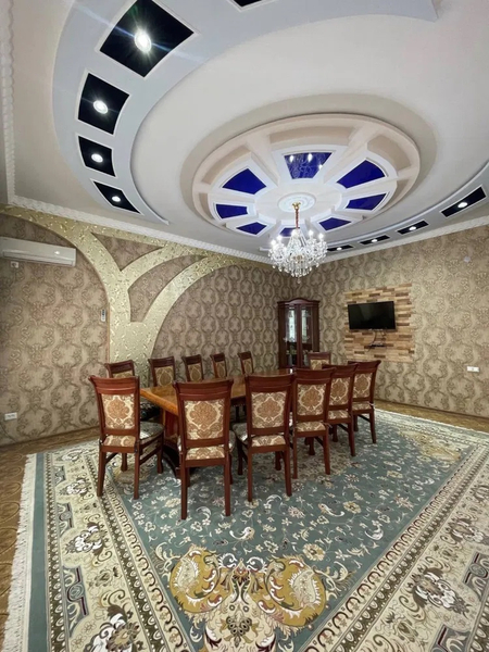 Срочно сдается Яккасарайский район шикарный больщой дом