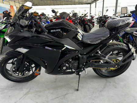 Yamaha r3 200cc black