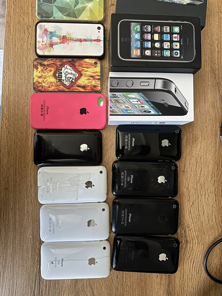 Продам все вместе iphone 3/4/5