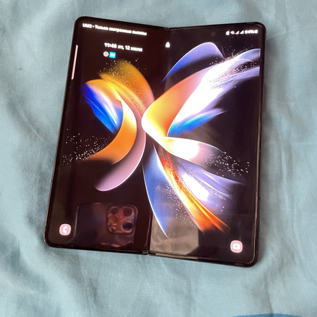 Samsung Zfold4 qora