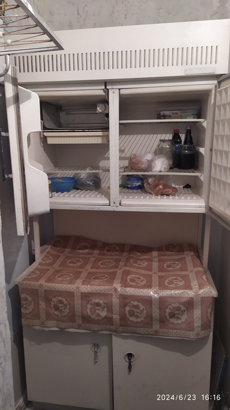 Продается холодильник .