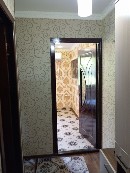 .Продам 1х2комнатную балкон 2х6метр под евро 42м2 мебельтехника 45,5$.