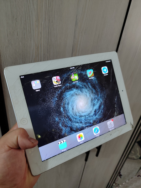 Ipad 2 planshet satiladi