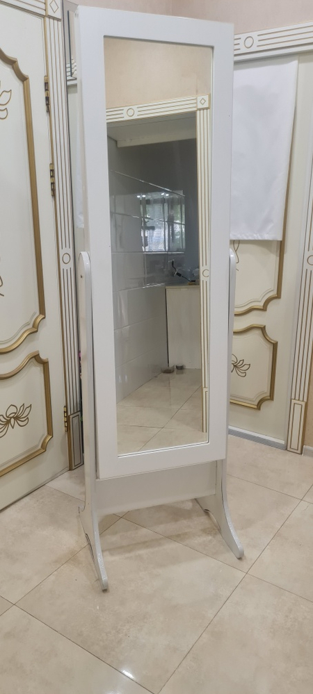 Напольное зеркало