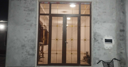 Akfa eshik va romlar yasash va oʻrnatish xizmati va servis koʻrsatish.