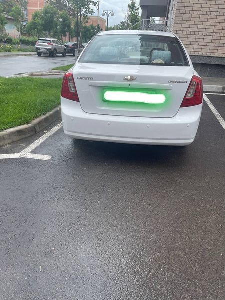 Продаётся Lacetti.