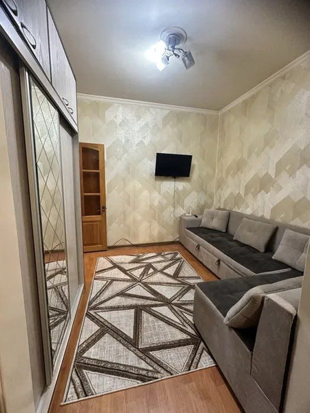 Чиланзар 2 1в2 комнатная со всеми удобствами