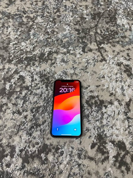Iphone xs ideaaaal ochilmagan