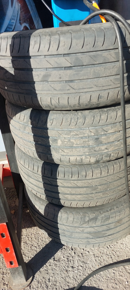 Bridgestone 225 55 R17.