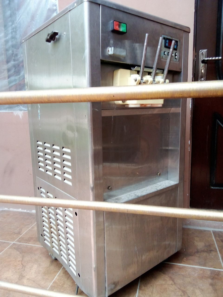 Freezor aparat sotiladi srochna