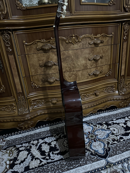 Gitara sotiladi Honor