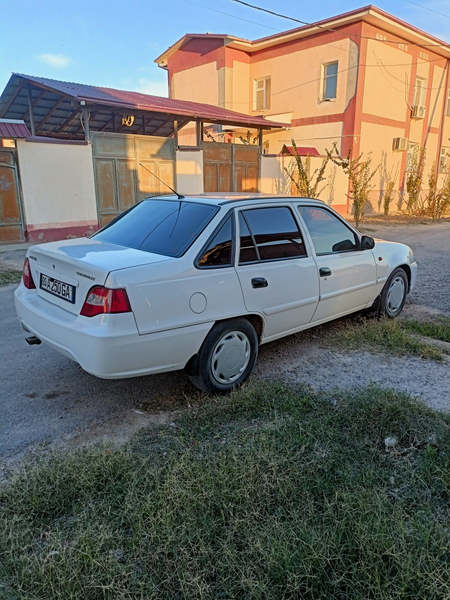 Nexia 2. 2011-yil  1.6 dons kanditsioner metan 100