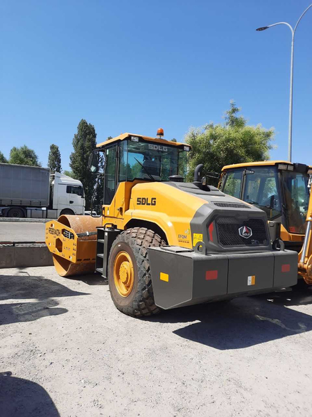 Одновальцовый каток SDLG RS8140H 14 тонна