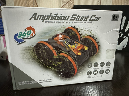 Игрушка машинка на пульте, амфибия плавающая