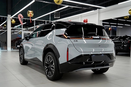 Zeekr X 4 местный самая фулловая