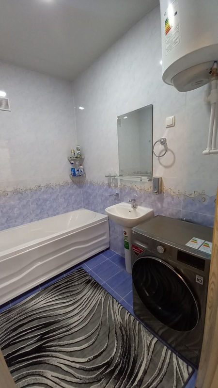 Hamma qulayliklarga ega 3 xonali kvartira ijaraga beriladi