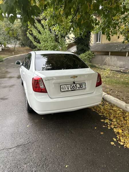 Лассети сотилади